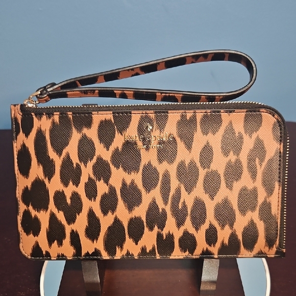 kate spade | Bags | Kate Spade Leopard Print Wristlet Heart Spots ...